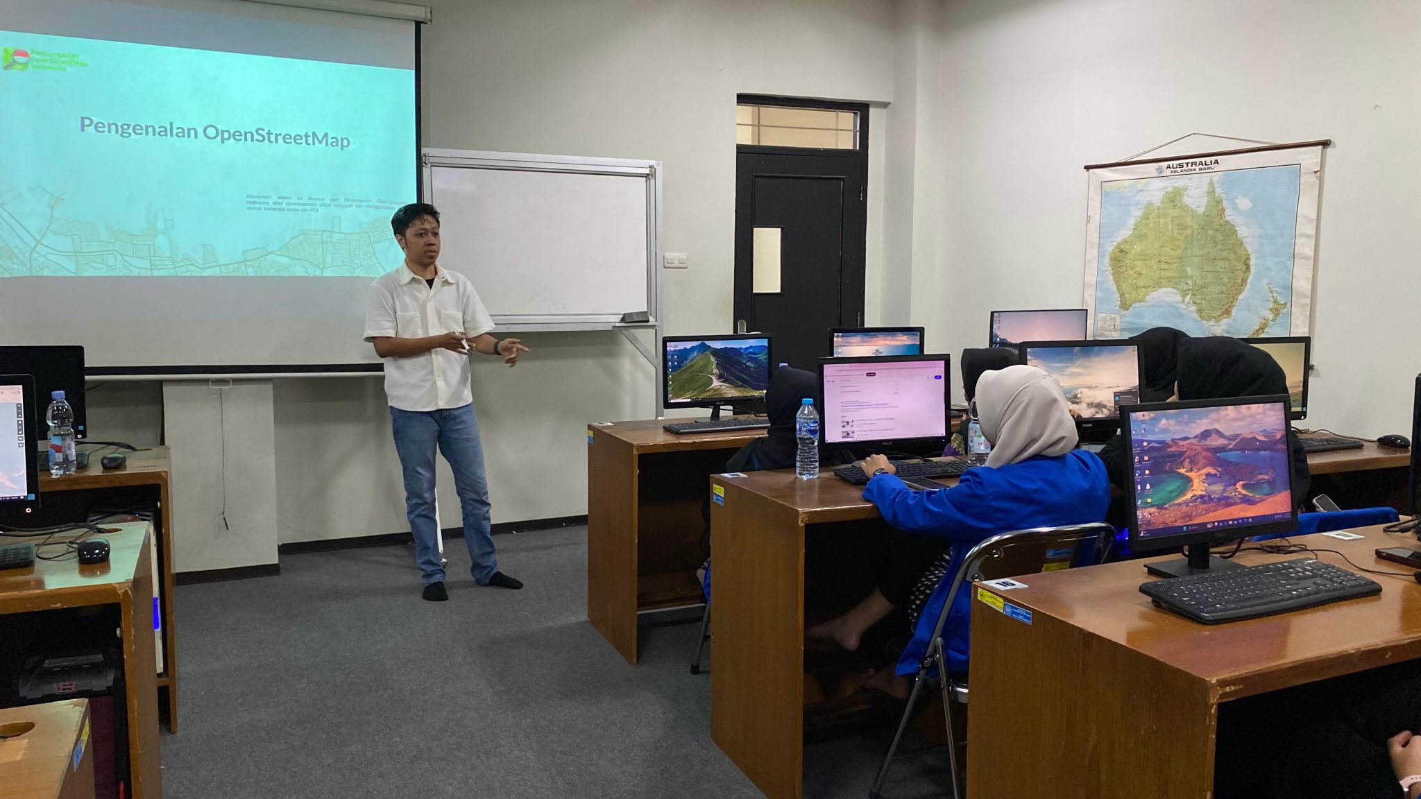 Involving the Youth Community in the Volunteered Geographic Information (VGI) – Perkumpulan ...